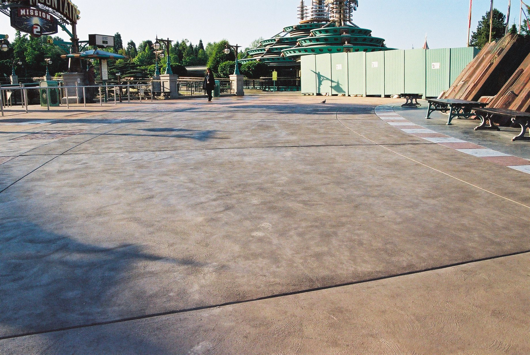 Resistant, scenographic floors and coatings for theme parks - Ideal Work