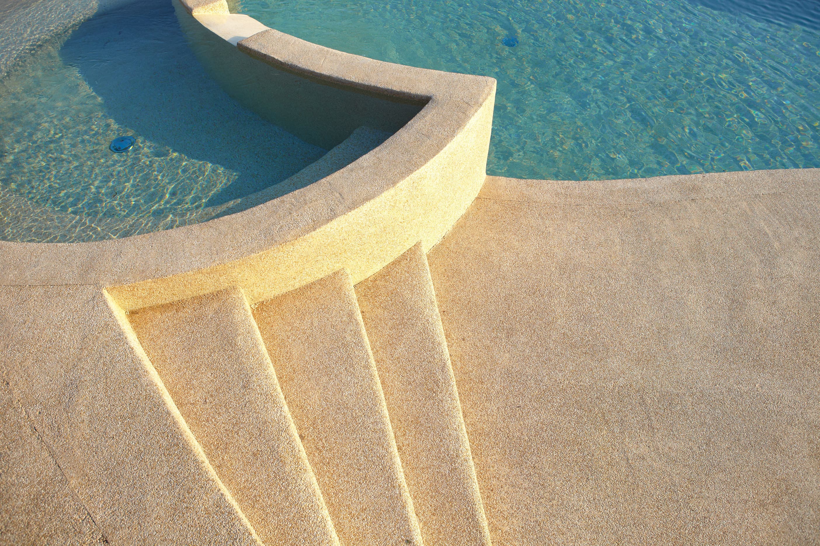 Outdoor and indoor swimming pool floors and coatings - Ideal Work