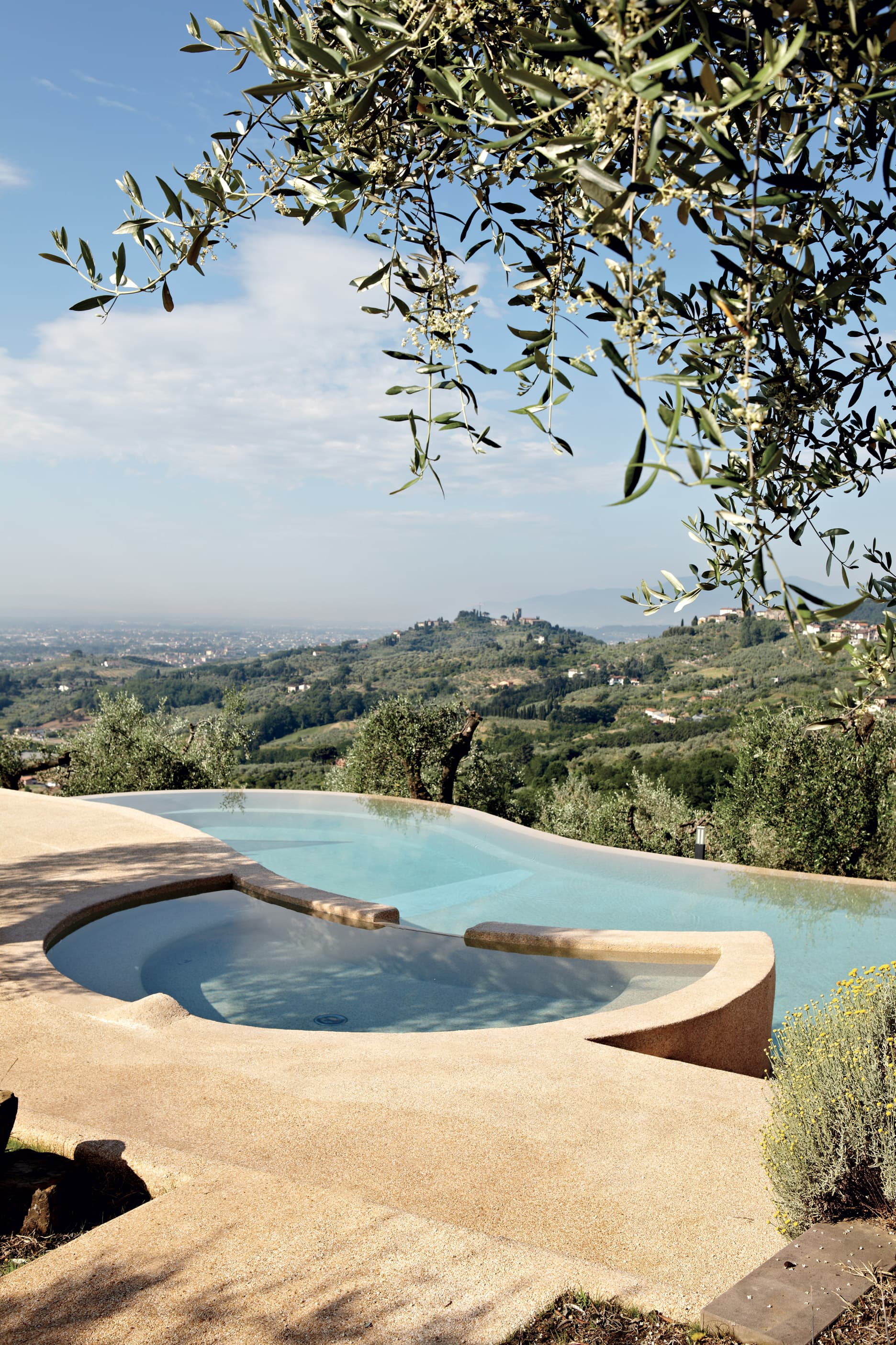 Outdoor and indoor swimming pool floors and coatings - Ideal Work