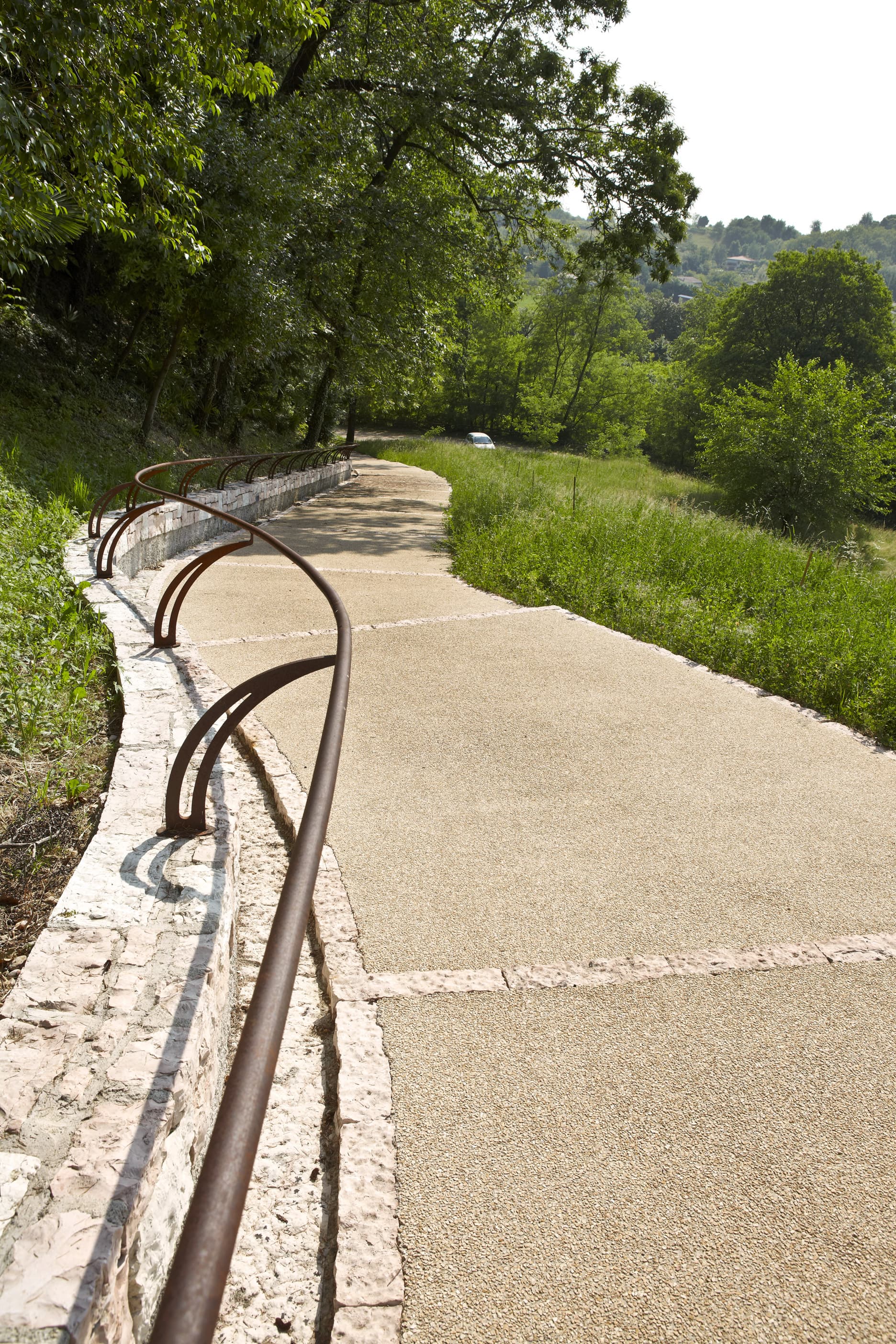 Floors for walkways, driveways and lanes - Ideal Work