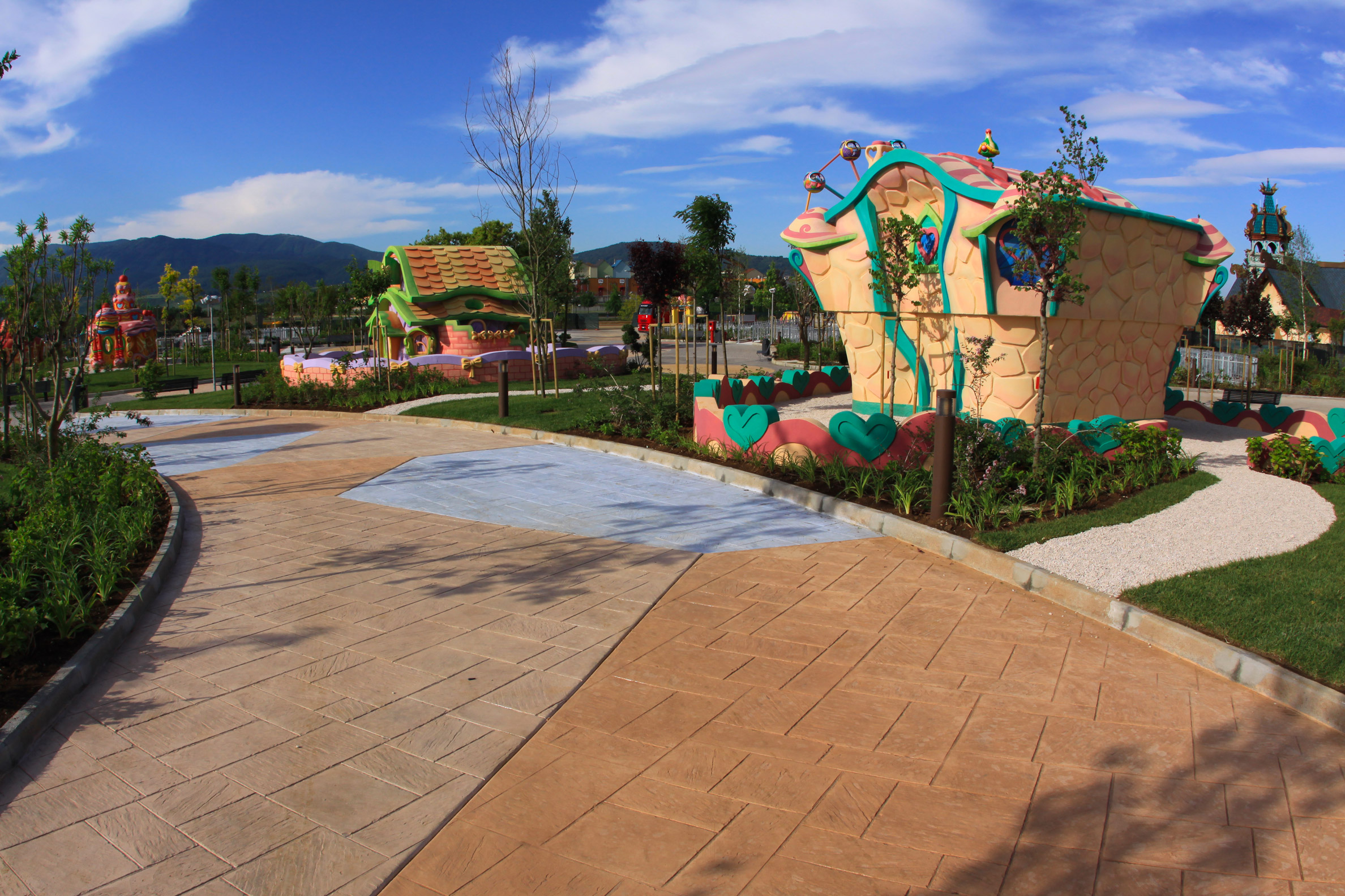 Resistant, scenographic floors and coatings for theme parks - Ideal Work