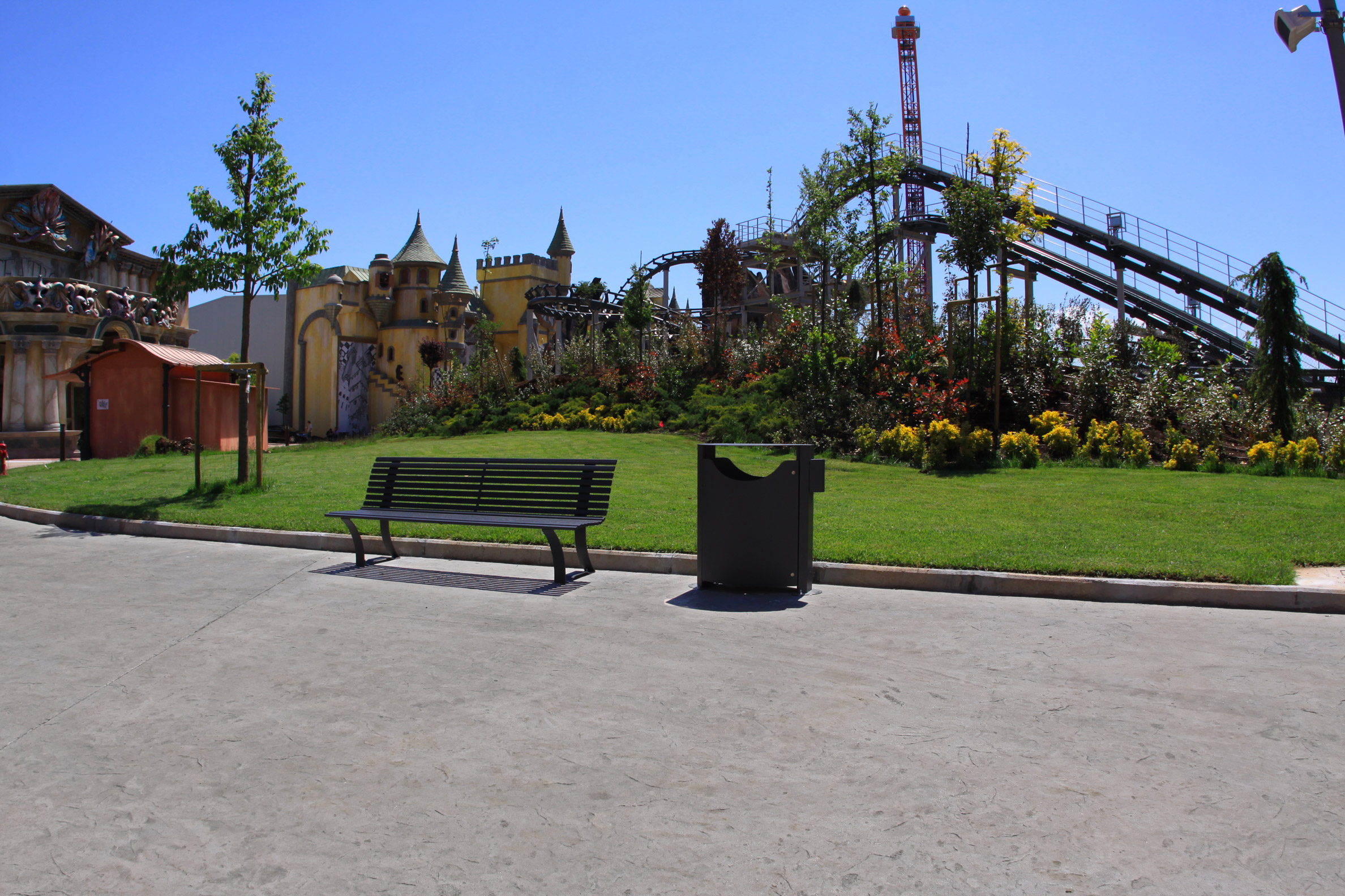 Resistant, scenographic floors and coatings for theme parks - Ideal Work