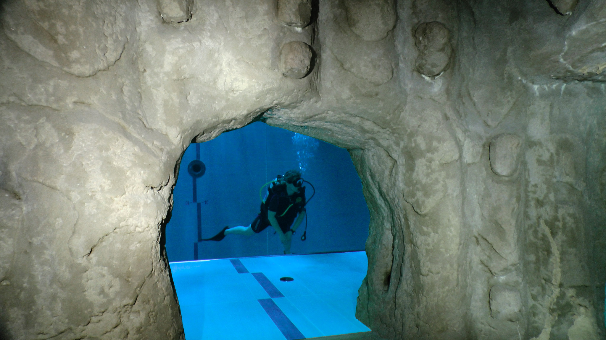 Artificial rocks for pools and caves - Decorative artificial rock coatings