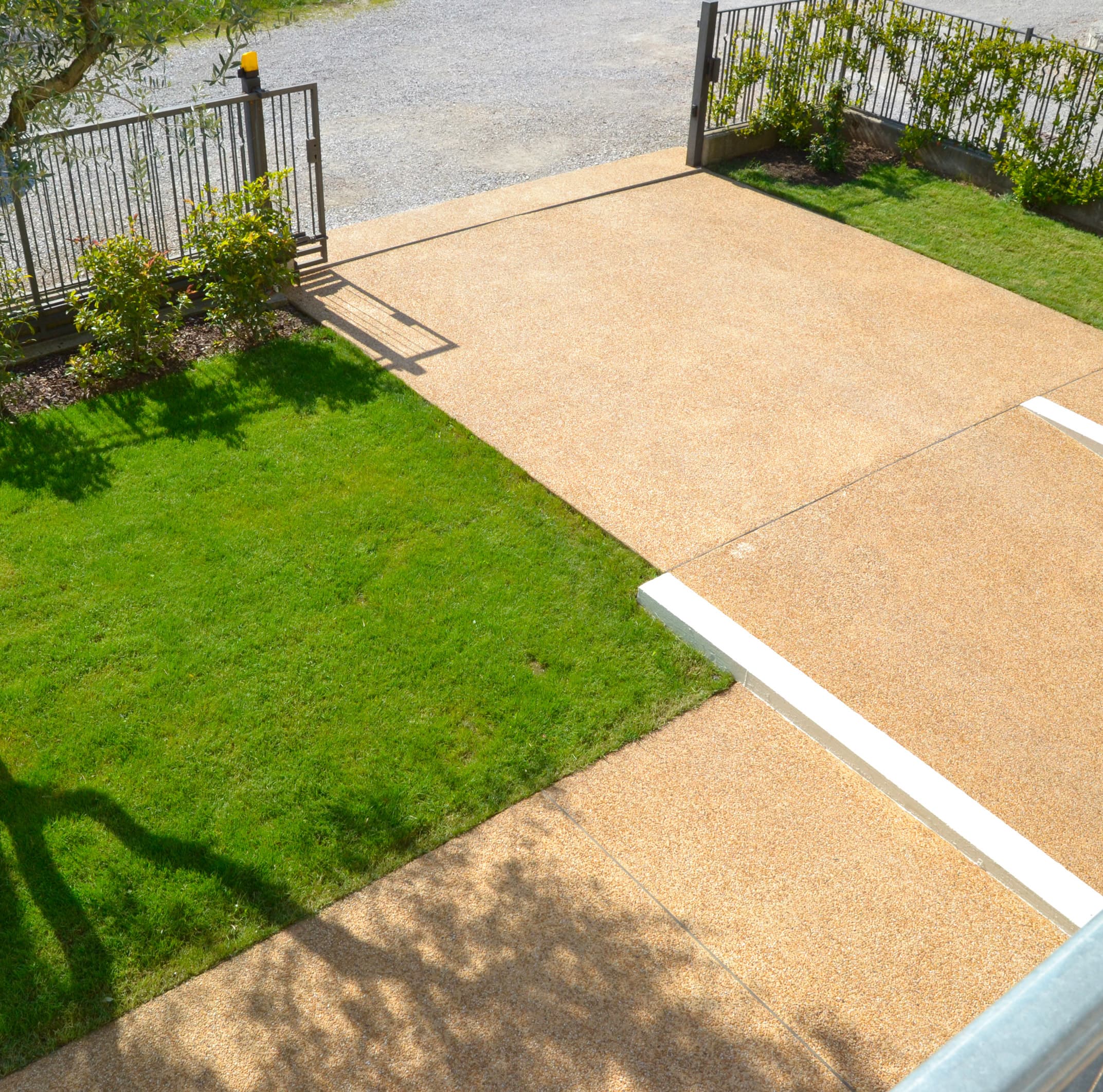 Flooring for outdoor parking and car garages - Ideal Work