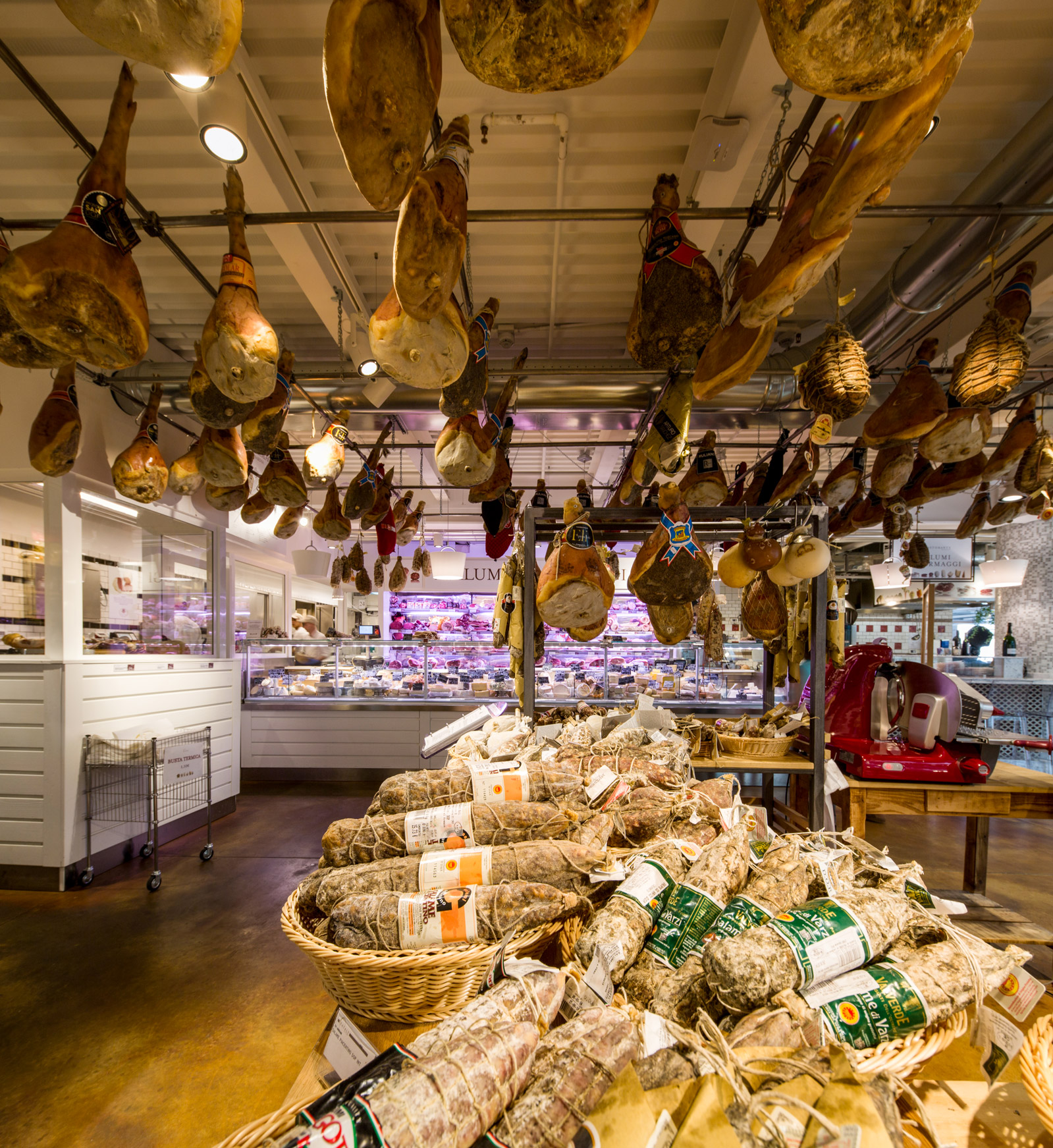 Eataly Milano: acid stained floor, an original solution - Ideal Work