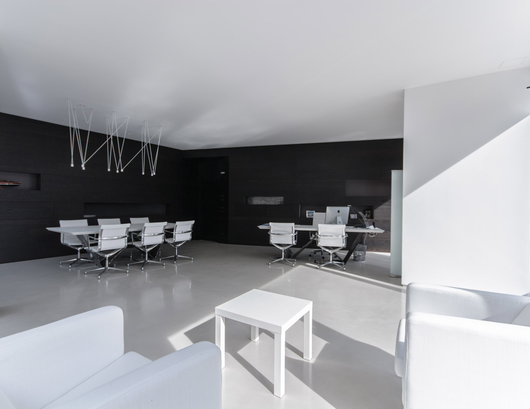 Boffa & associates Office: a minimalist style with microtopping - Ideal ...