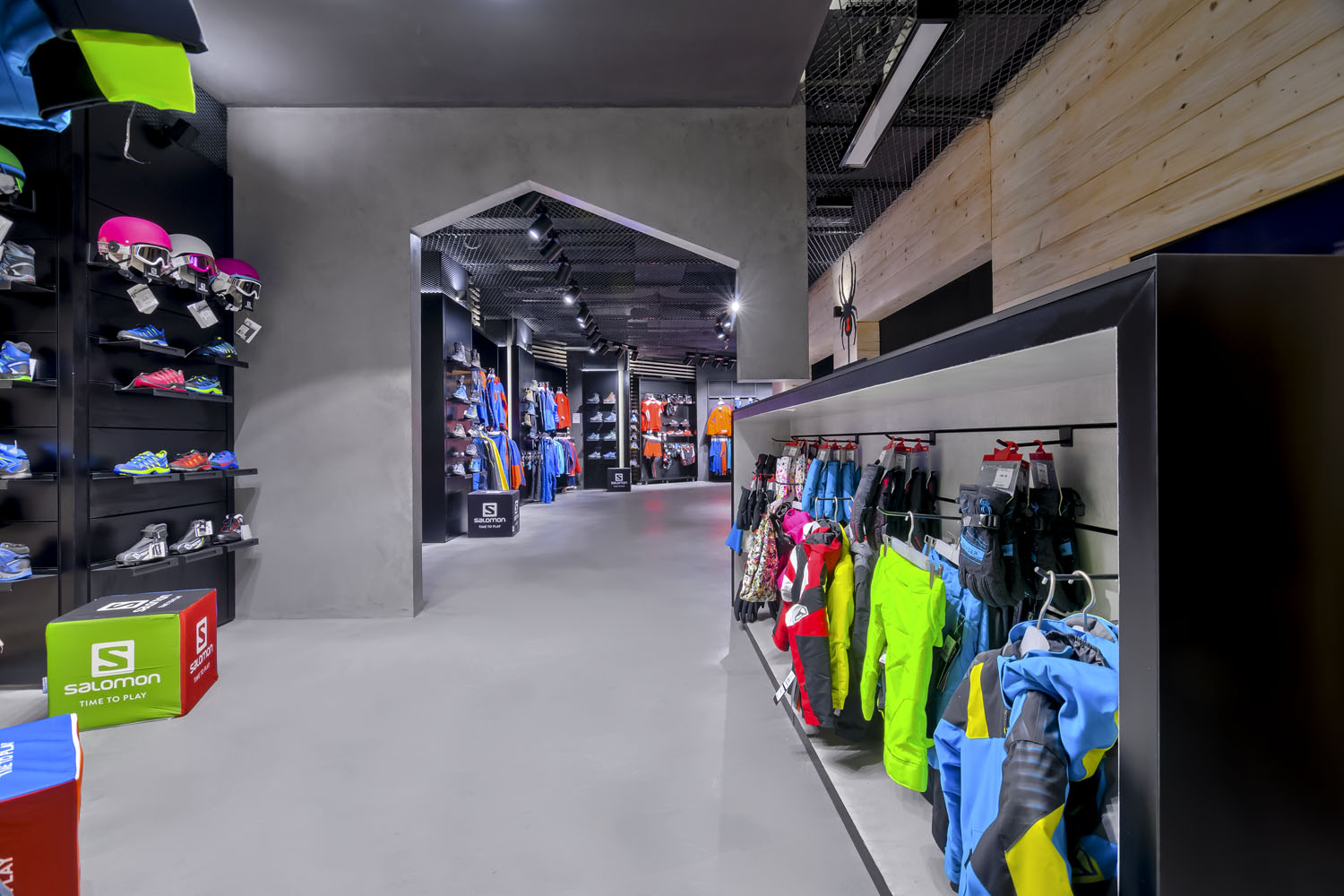 Salomon store in Bucharest - Idealwork: concrete finishes for internal ...