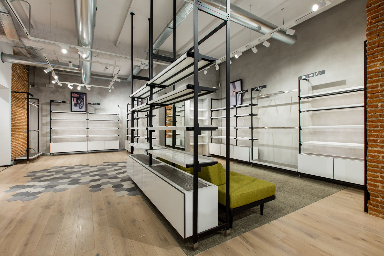 Geox store in Madrid - Idealwork: concrete finishes for internal and ...