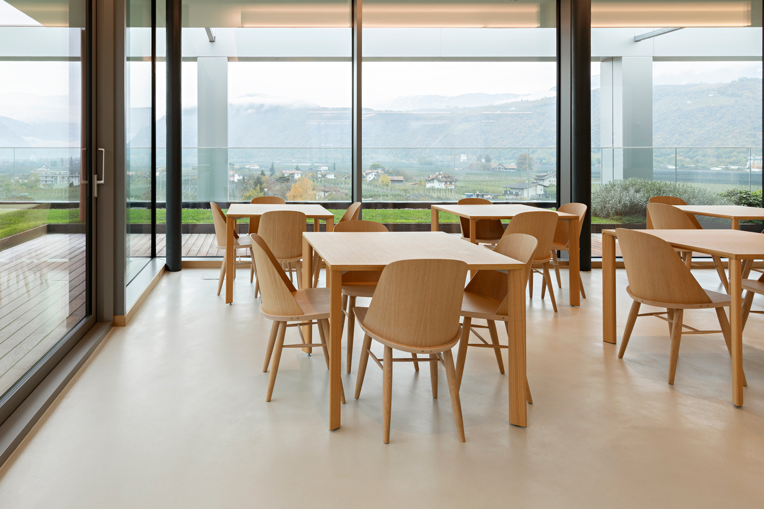 Microgate office in Bolzano - Idealwork: concrete finishes for internal ...