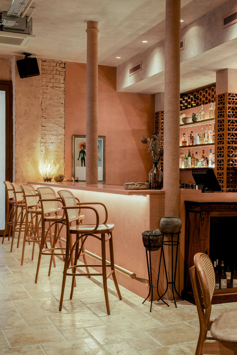Cavita Restaurant - Ideal Work: concrete finishes