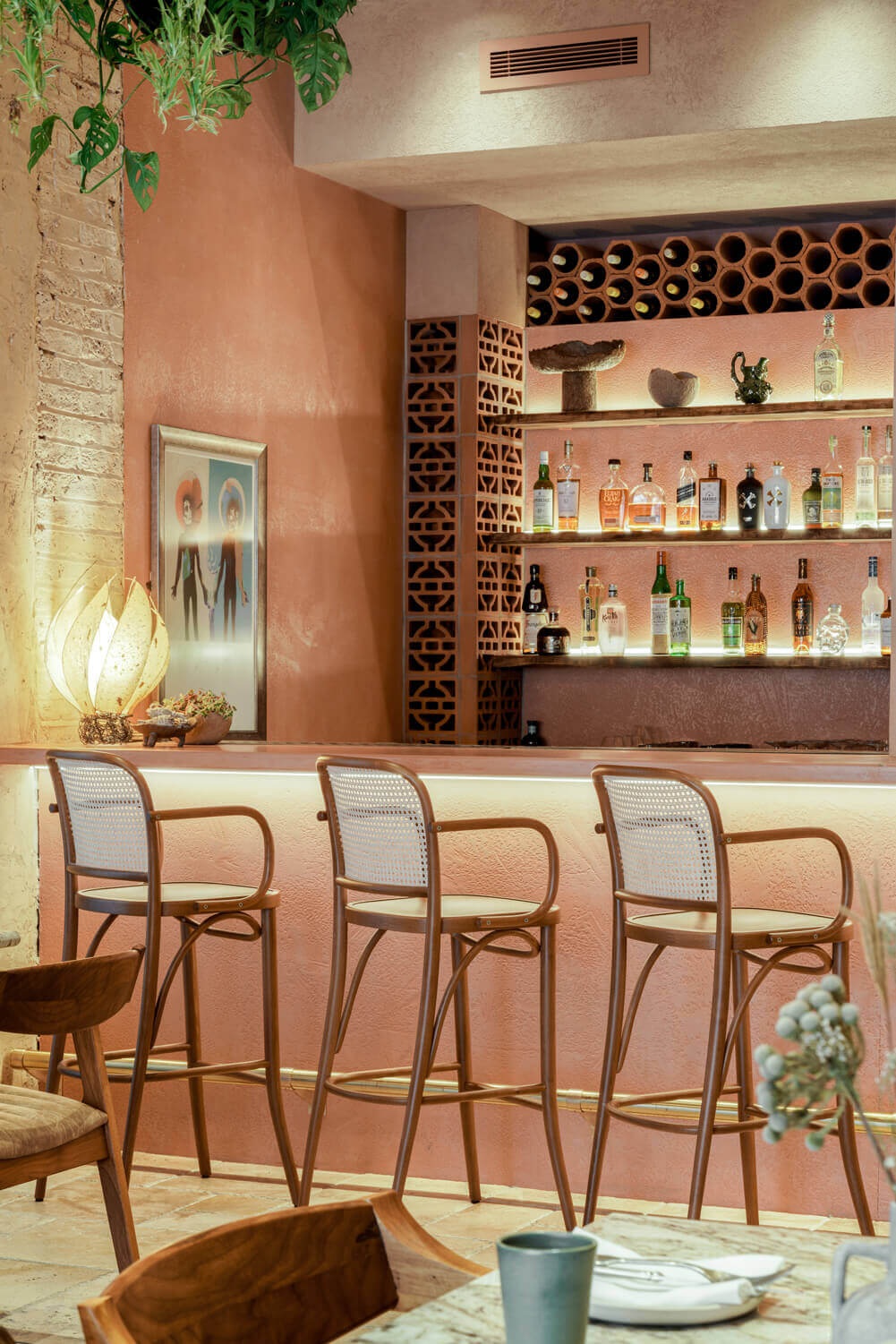 Cavita Restaurant - Ideal Work: concrete finishes