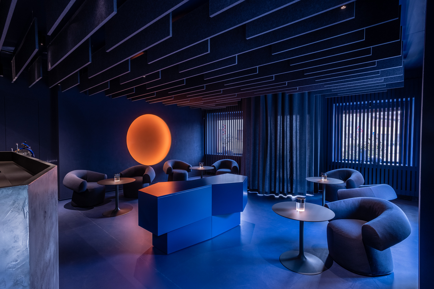 Blue Lounge - Idealwork: concrete finishes for internal and external use