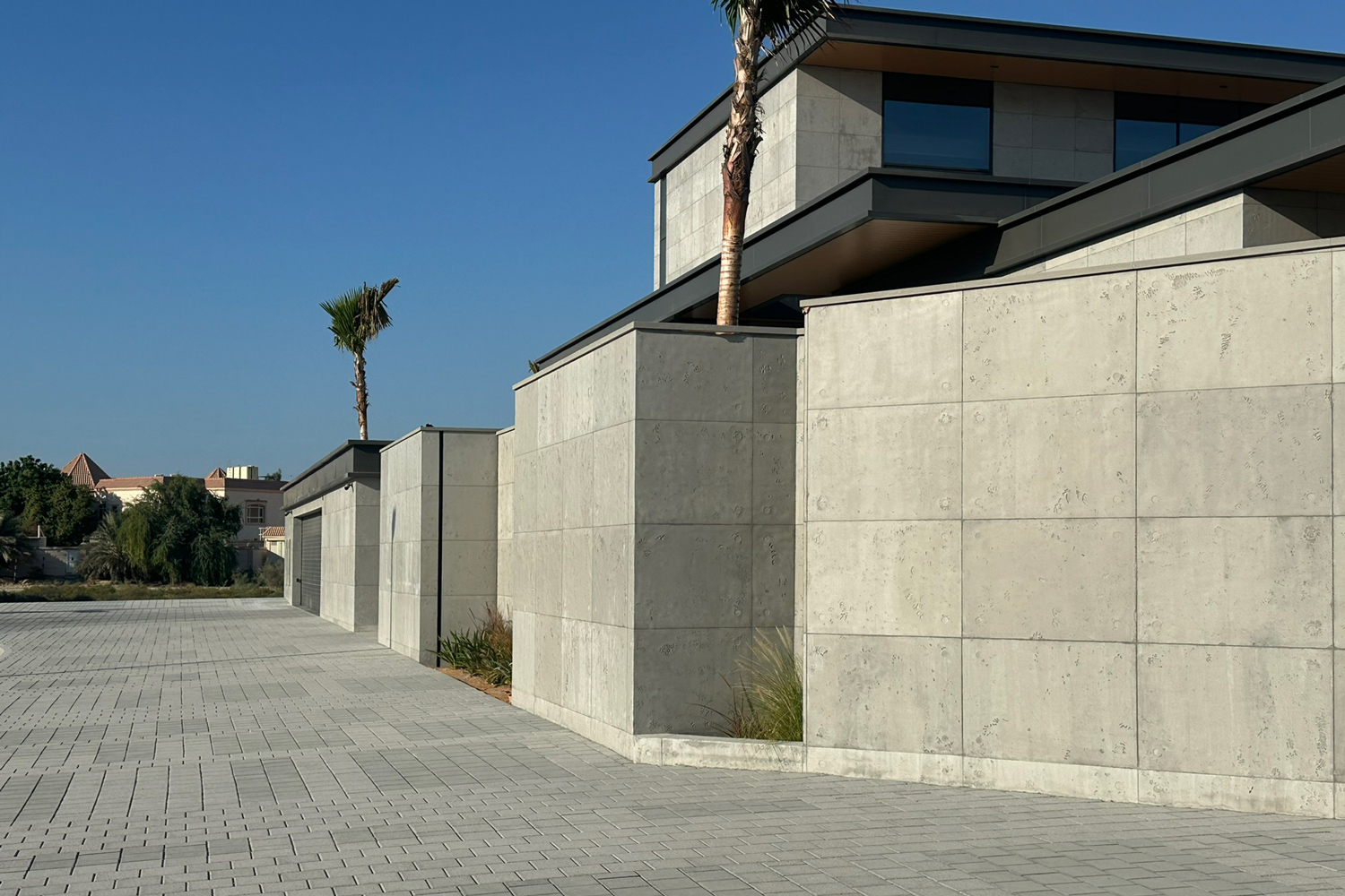 Private villa in Dubai - Idealwork: concrete finishes for internal and external use